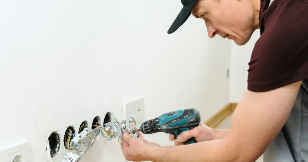 Troubleshooting Electrical Outlets: Expert Tips | Assurance